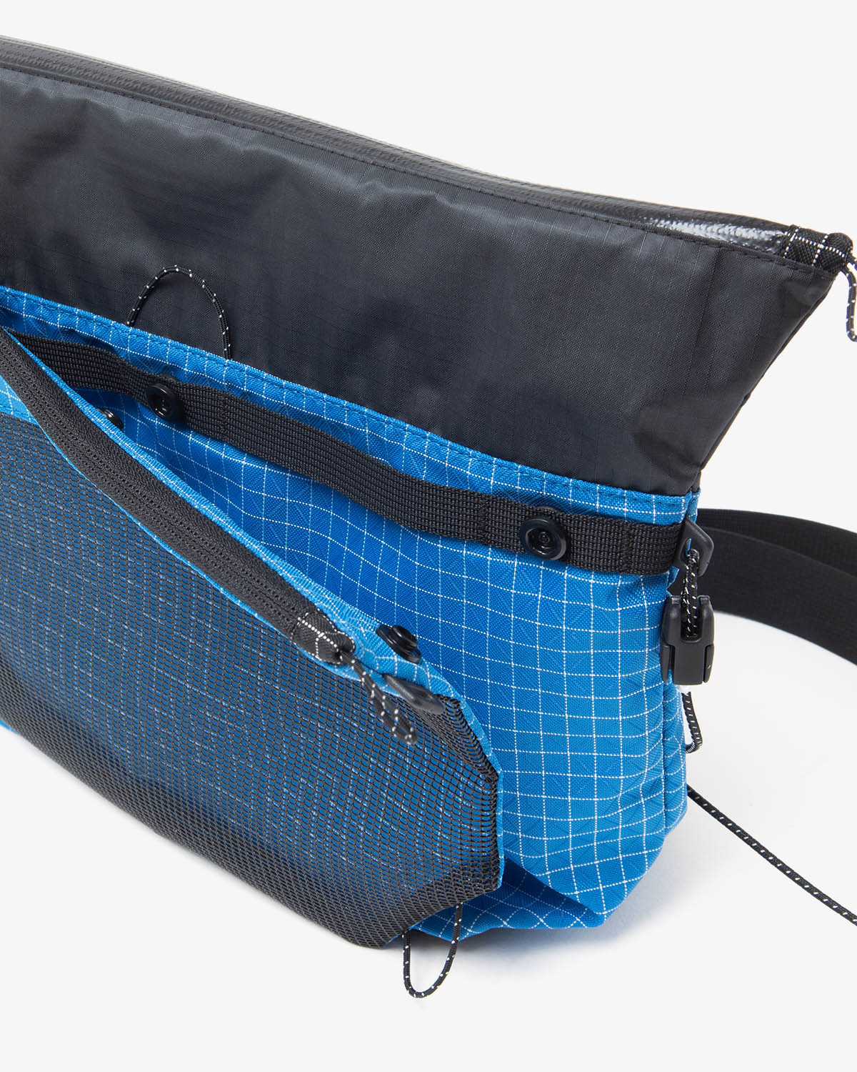 TAR(P)MENTの超軽量サコッシュ – COVERCHORD