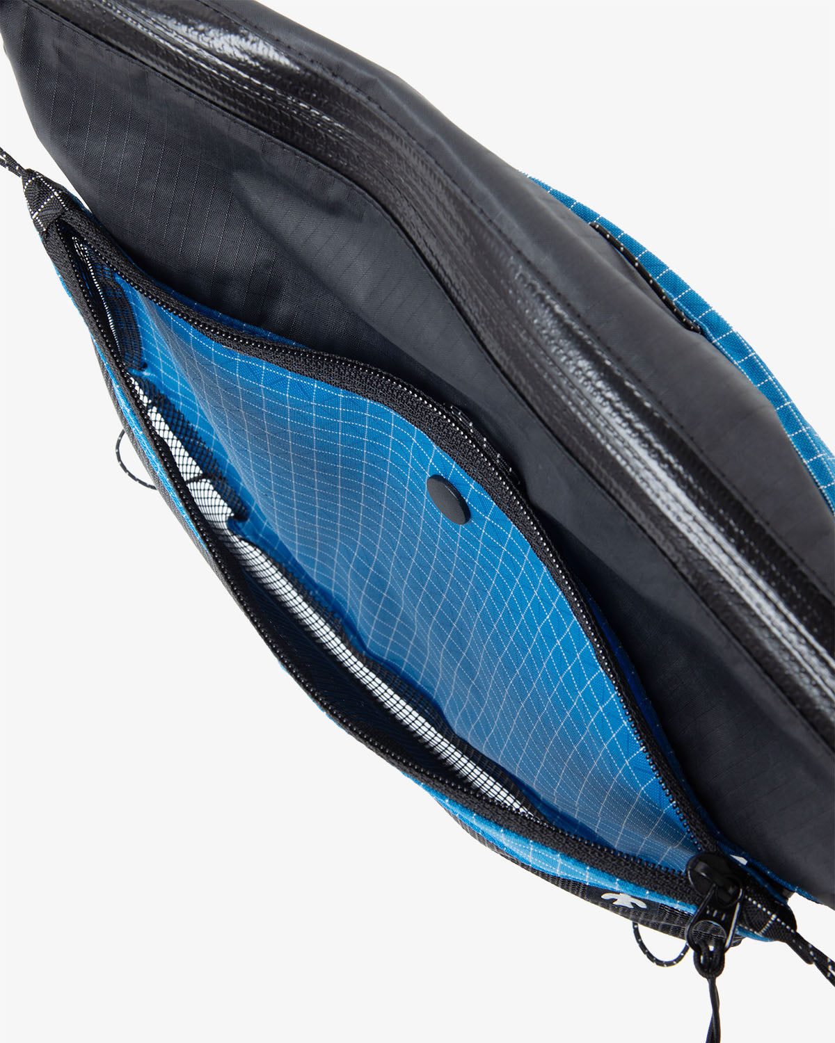 TAR(P)MENTの超軽量サコッシュ – COVERCHORD